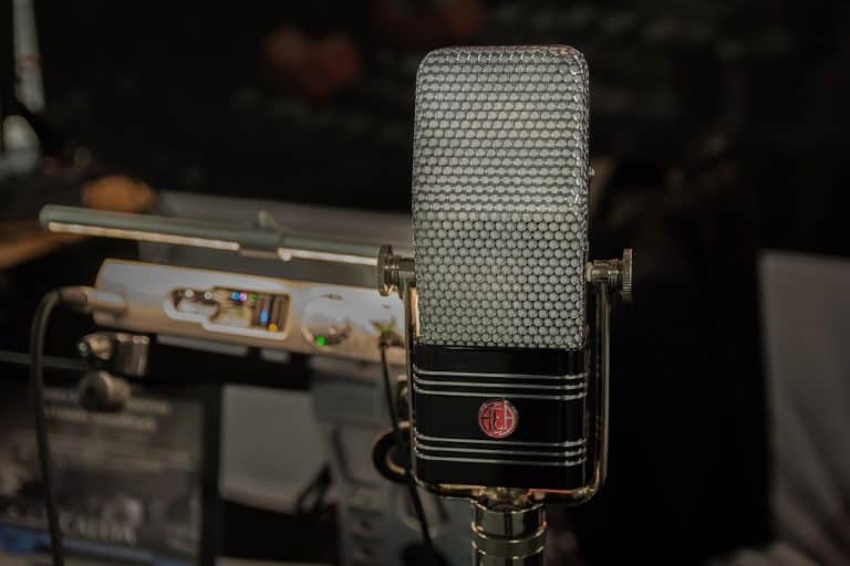 The 10 Different Types of Microphones and Their Uses - Shout4Music