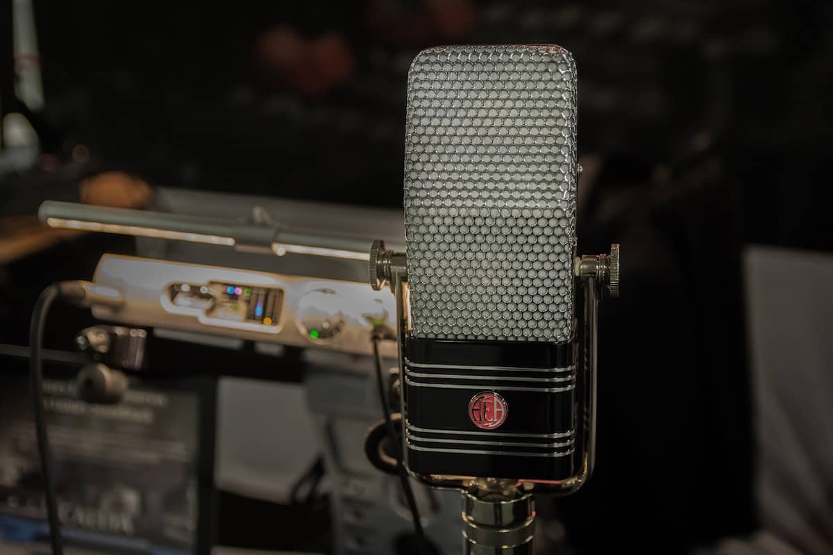 The 10 Different Types of Microphones and Their Uses - Shout4Music