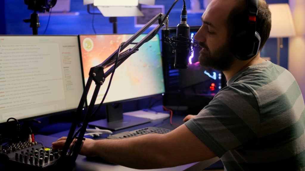 6 Common Mic Placement Mistakes and How to Avoid Them - Shout4Music