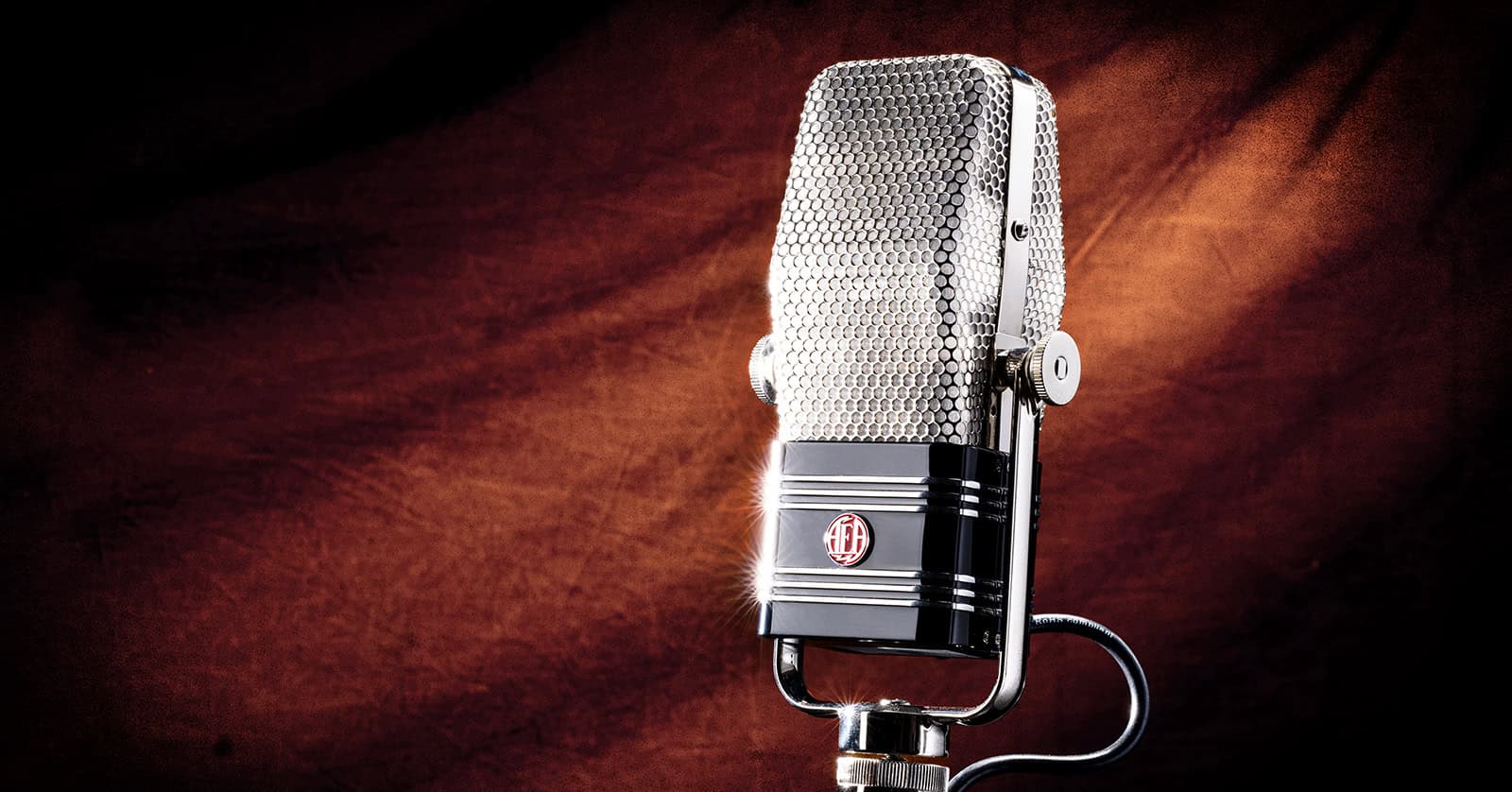 How Do Ribbon Microphones Work? - Shout4Music