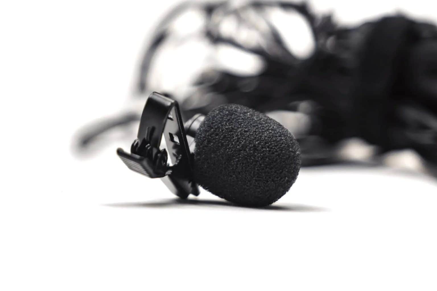 8 Common Lavalier Mic Issues and Troubleshooting Tips - Shout4Music