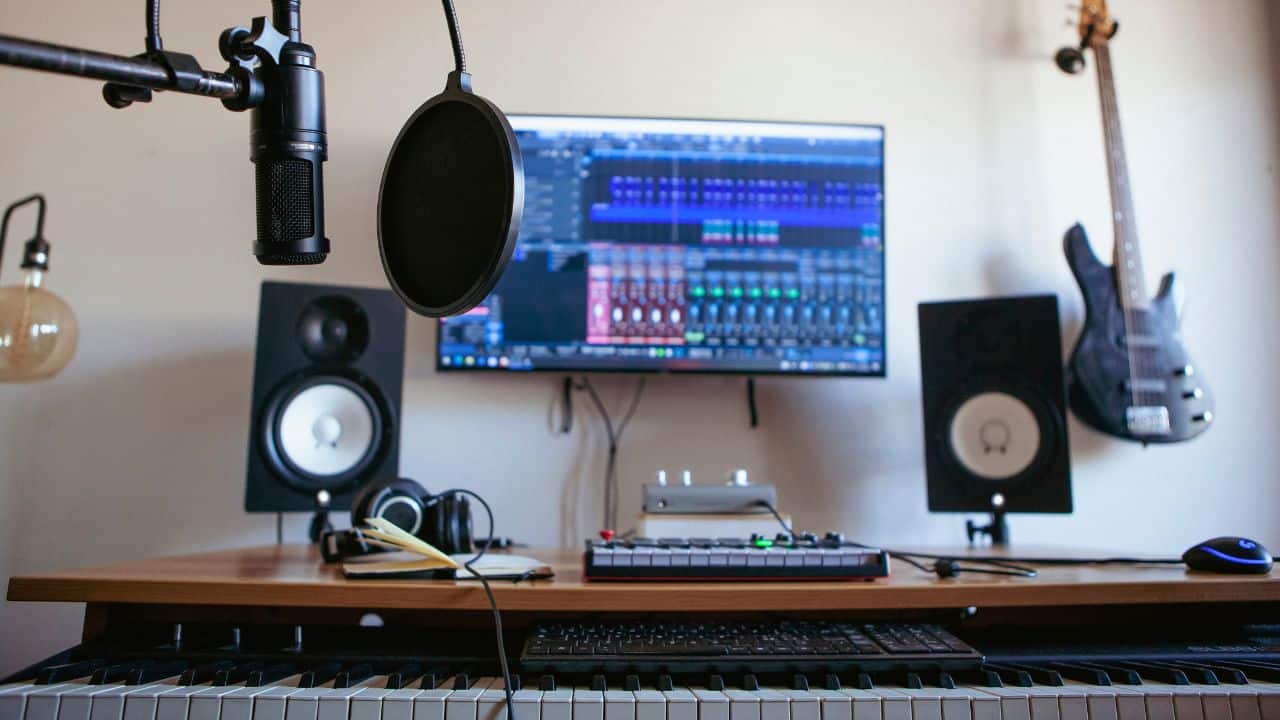 5 Benefits of 48V Phantom Power in Professional Recording - Shout4Music