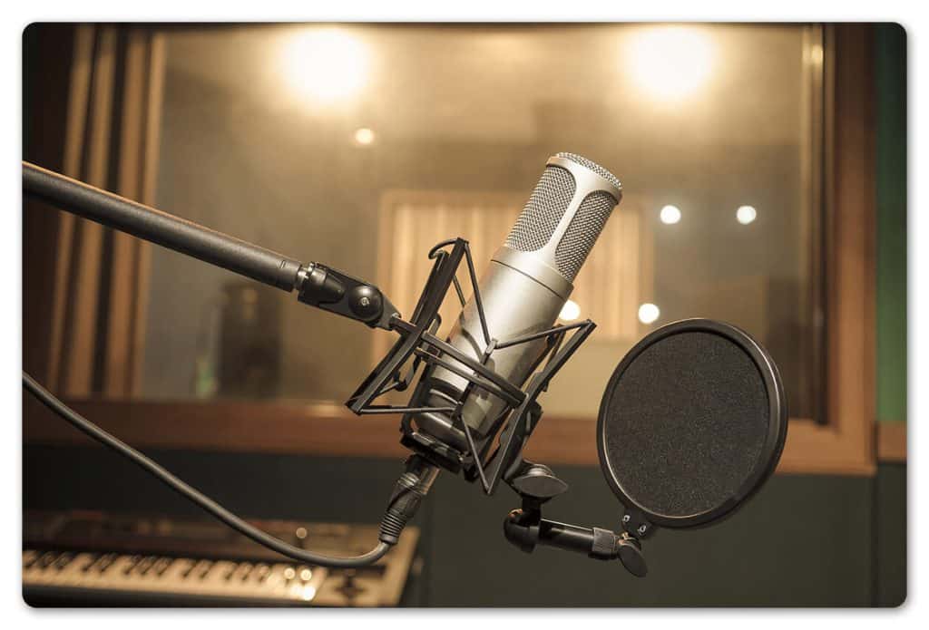 12 Famous Microphones in Broadcast History - Shout4Music