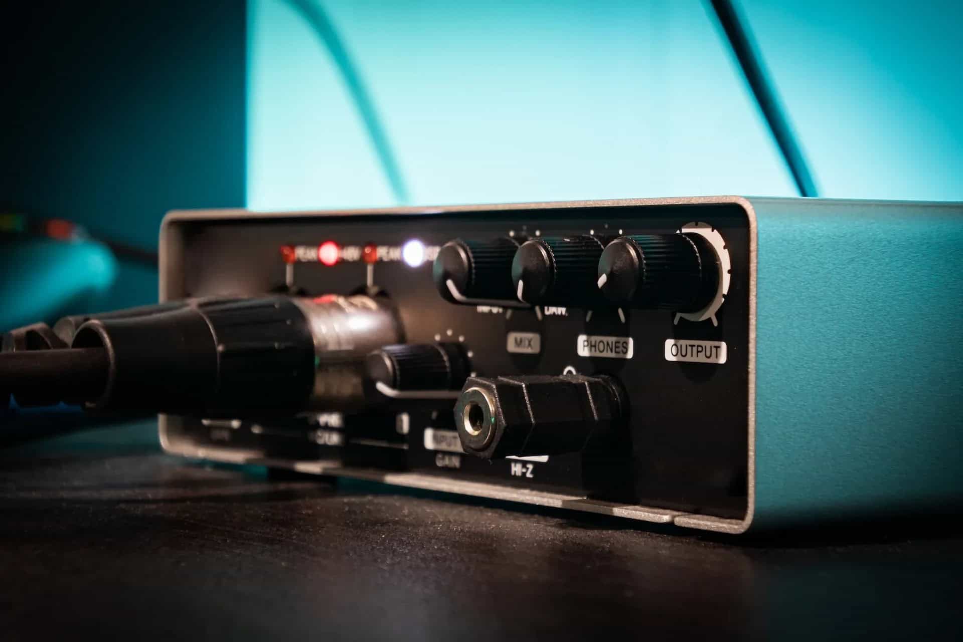 How to Integrate External Preamps with Audio Interfaces - Shout4Music